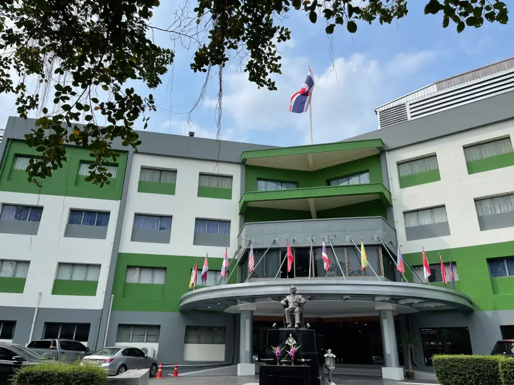 About Us – Krirk International College